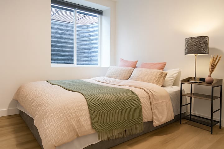 Polished 2br Suite | Sophisticated Stay - ラングリー