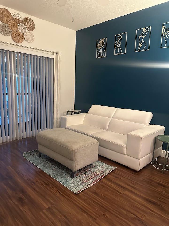 Cozy Home Near Miramar Cultural - Miramar, FL