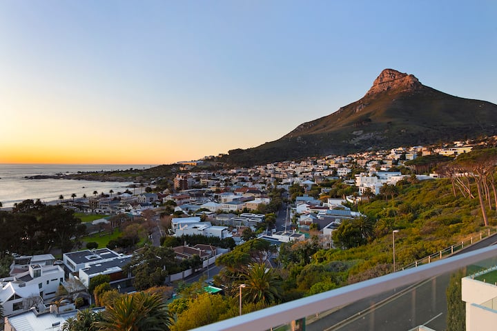 Villa Geneva By Steadfast Africa - Camps Bay