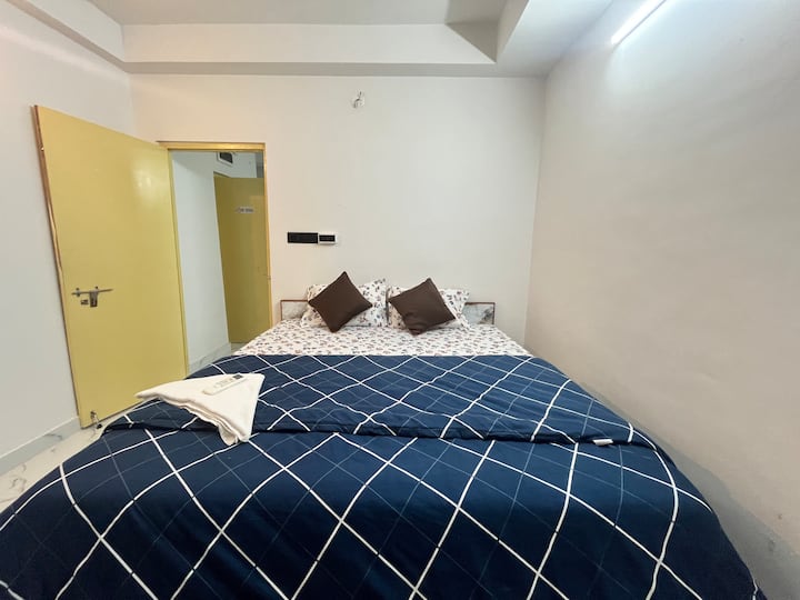 Homely, Ac 2bhk Near R N Tagore Hospital - Kolkata (Calcutta)