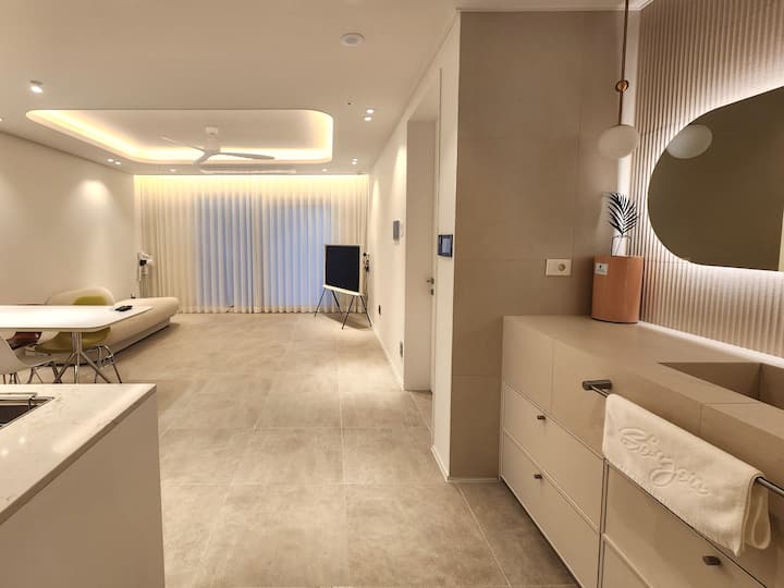 C0 (퀸+퀸) 소유 오시리아 패밀리 투룸 #조적욕조 #풀인테리어 - Busan