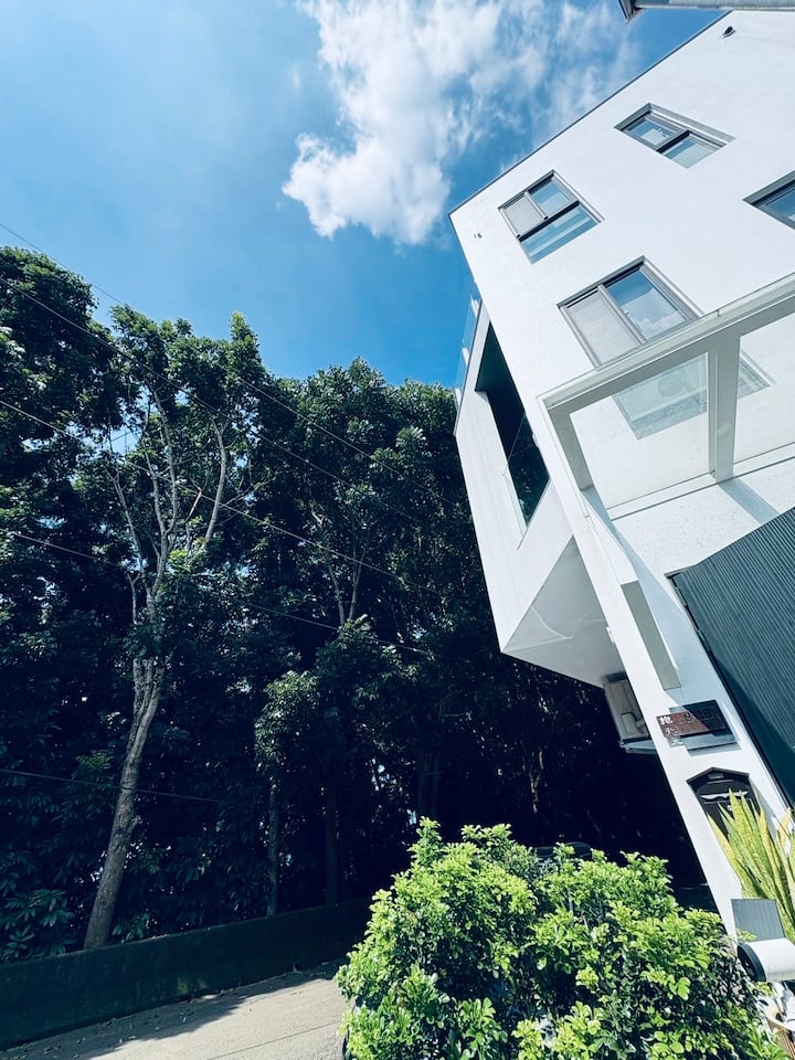 「猴Tel招待所 · 山墅」九九峰動物園、日月潭、鳥嘴潭 - Nantou County