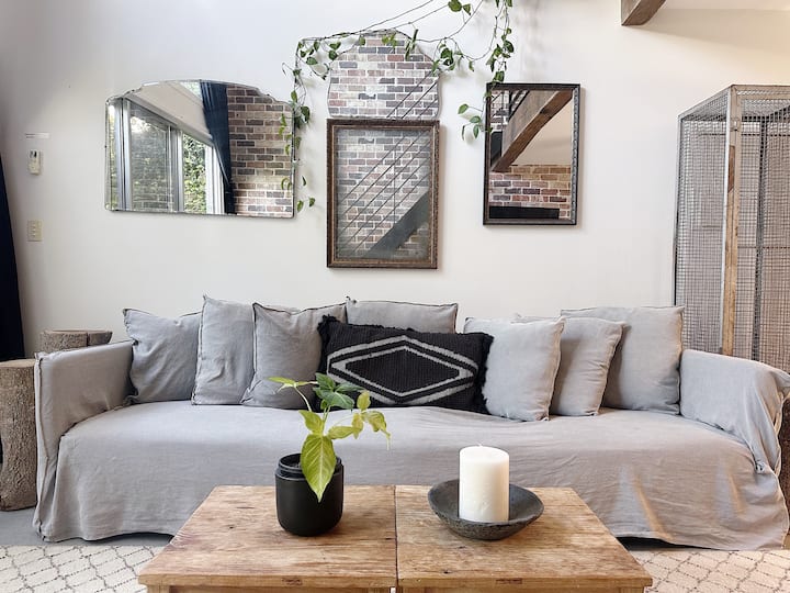 The Chapel | Stylish Loft In The Heart Of Byron - Byron Bay