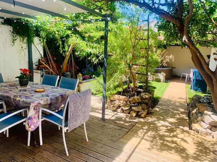 Bas De Maison Atypique, Jacuzzi - La Seyne-sur-Mer