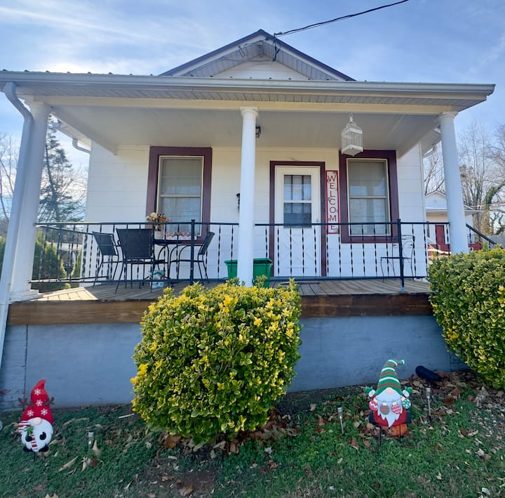 Tiny Cottage, Big Island, Va - Big Island, VA