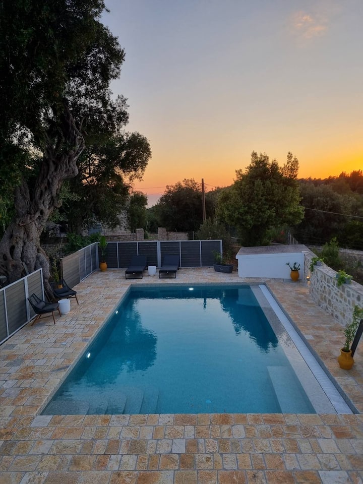 Paxos Dream House - Paxi