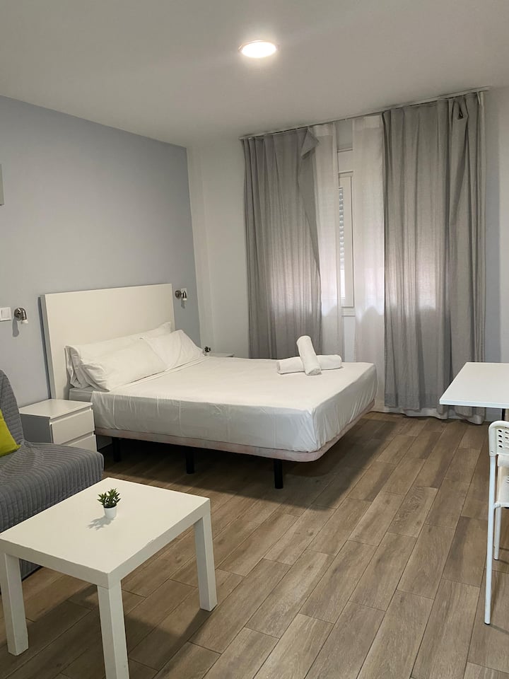 Pequeño Estudio En Madrid - Madrid