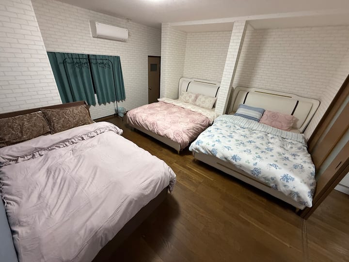 地铁站步行5分钟,四天王寺步行2分钟,道頓堀难波黑门市场天王寺通天阁步行10分钟,关西机场直达50分 - Osaka