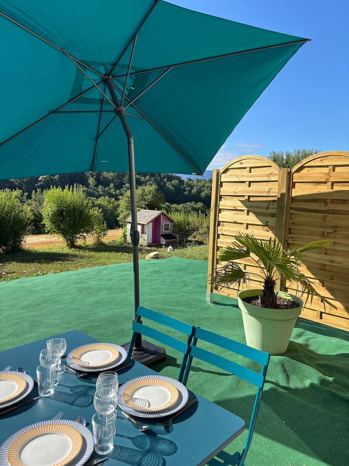 Un Petit Refuge
Vue Exceptionnelle
Parking Gratuit - Rumilly