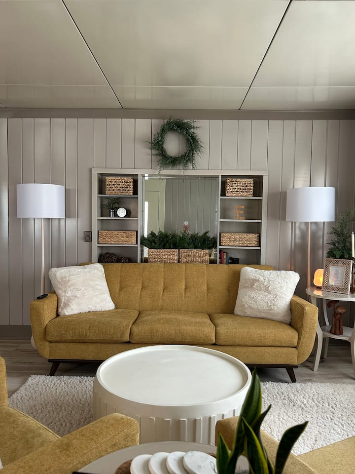 Uncle Ernie’s Lustron Home 4.4 Miles From Lmu - Harrogate, TN