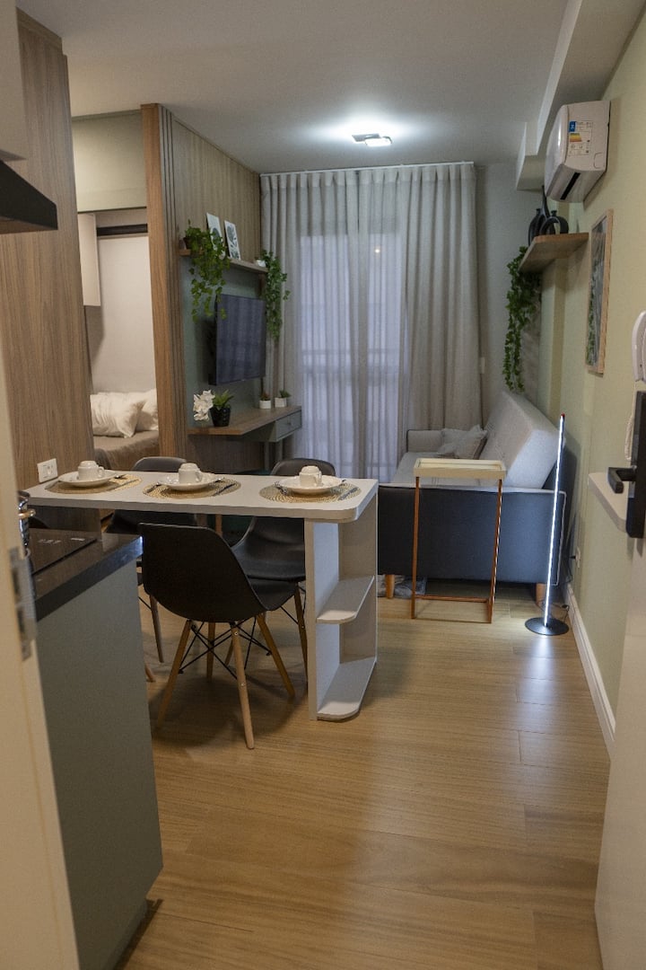 Espaço Inteiro: Apartamento Em Curitiba, Brasil. - Curitiba