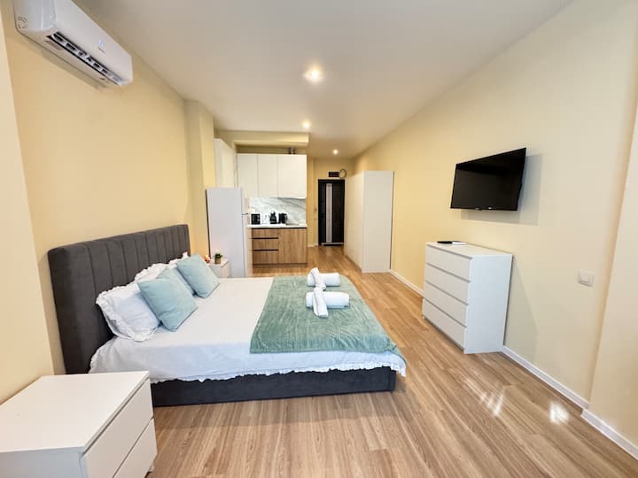 Apart Next To The Sea With Pool - Varna