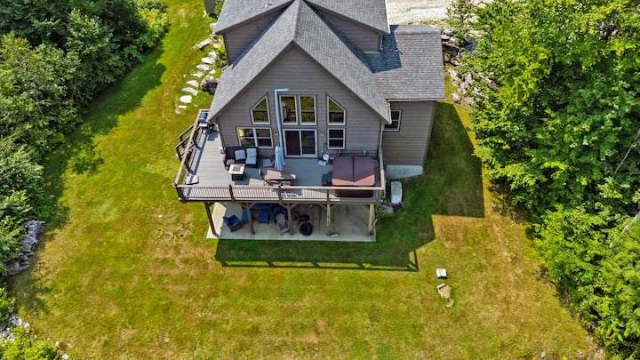 Large Home W/ Hot Tub, Fireplace Near Sunday River - Bethel, ME