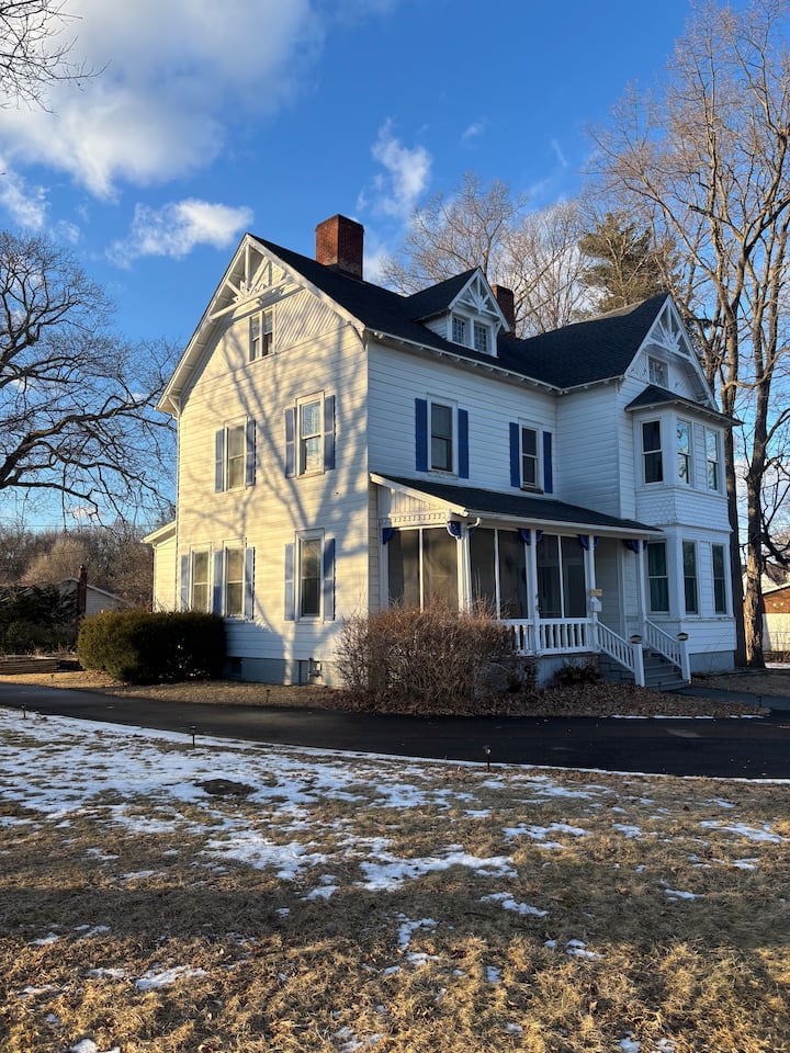 Charming Three Bedroom Retreat House - Saugerties, NY