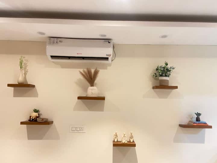 The Cozy Muse By Sumaya Stays - Modern Boho 1bhk - Zirakpur