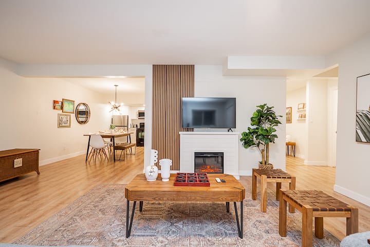 Spacious 2 Bedroom Suite Near Fort Langley - Langley