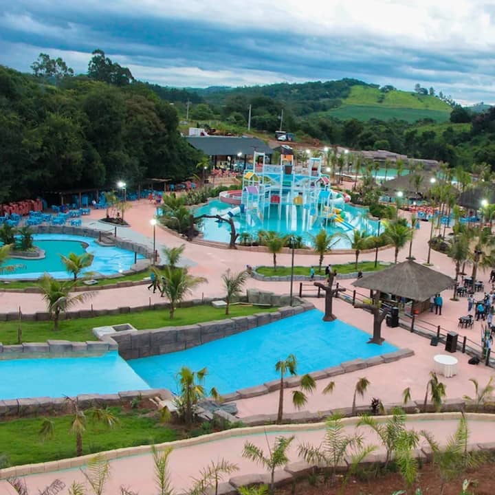 Casa | Park Aquático | Até 12 Pessoas - Águas de Lindoia