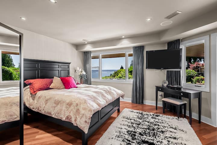 Best Location! View/hot Tub/sauna/west Vancouver! - Canada