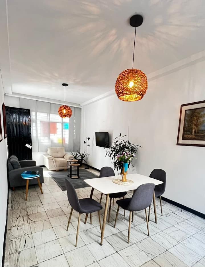 Hermosa Casa Miraflores, 10 Min San Antonio - Cali