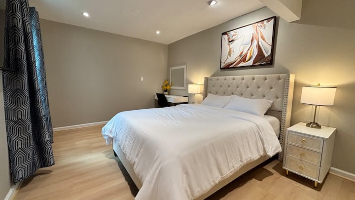 Queen Bed, Private Bath, 5' To Dulles Airport,wifi - Ashburn, VA