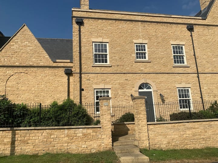 Stone Family Home - Towcester