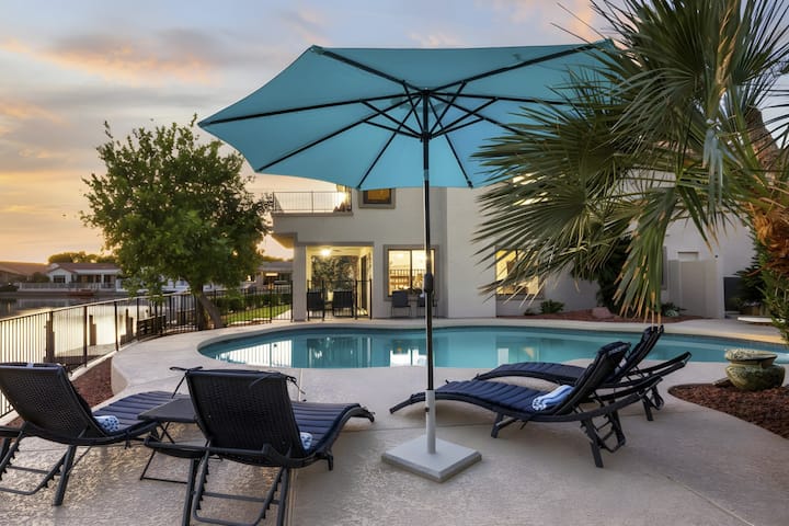Lakefront Oasis | Pool, Spa + Bbq Patio - Glendale, AZ