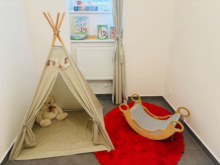 Kids-friendly Apt - No Ac Needed - Prague