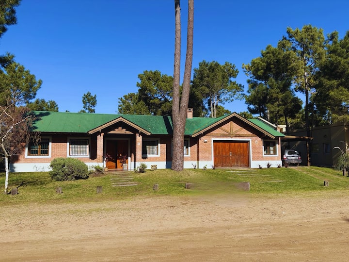 Casa Familiar Barrio Alamos Con Carpa En Balneario - Pinamar