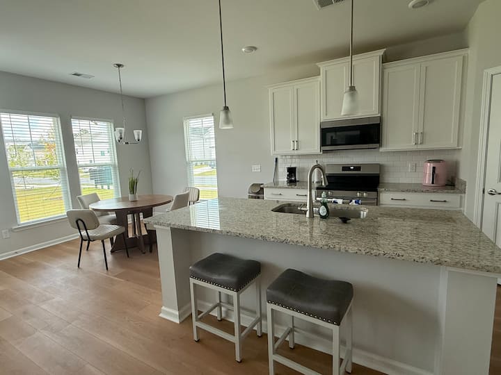 New Entire House In Savannah - Savannah