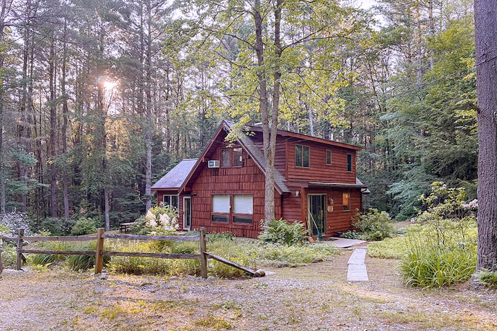 Berkshires Cedar Cabin/4 Acres Woods/private Idyll - The Berkshires, MA