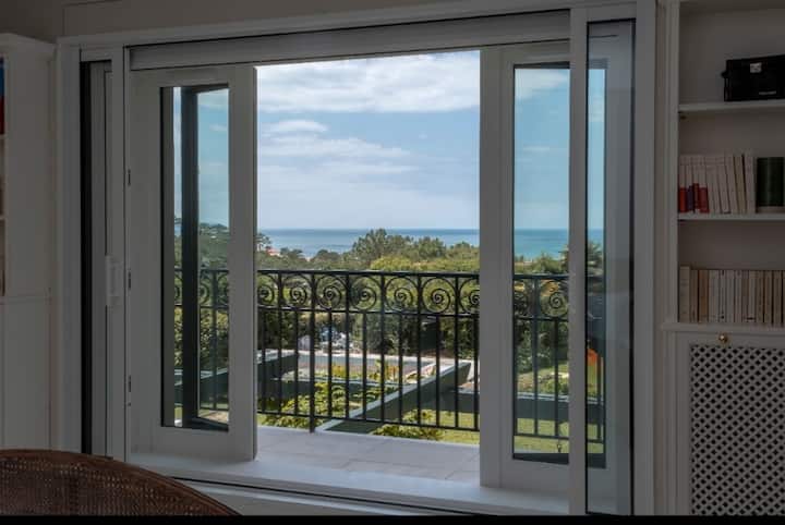 Seaview Double Bedroom & Bathroom - Biarritz
