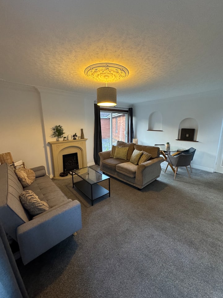 Contemporary & Cozy Bungalow In Rugby - Rugby