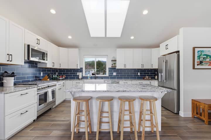 Waterfront Family Escape | Dock And Games - Post Falls, ID