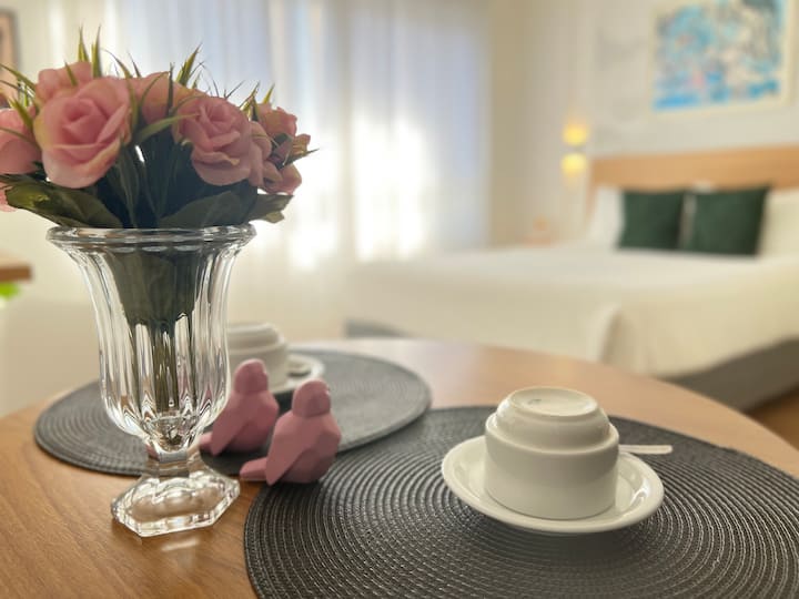 Netflix, Queen, Lindo Novo, Completo, Ar, Academia - Porto Alegre