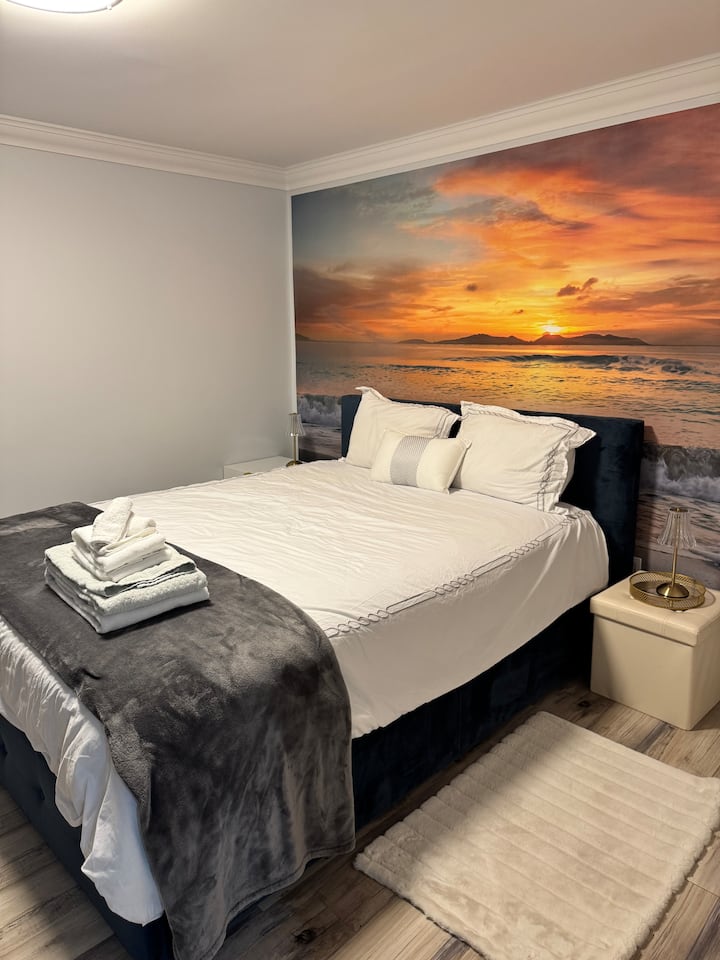 Private Airport Oasis + Free Parking - Mississauga