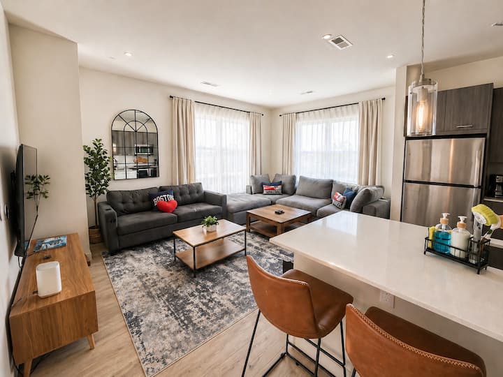 Spacious 2 Bedroom Apartment. - Boston, MA