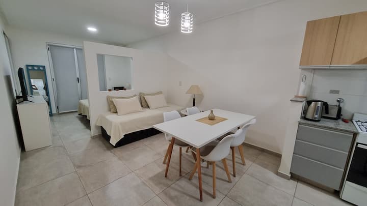 Moderno Y Cómodo Departamento Céntrico Con Cochera - Bahía Blanca