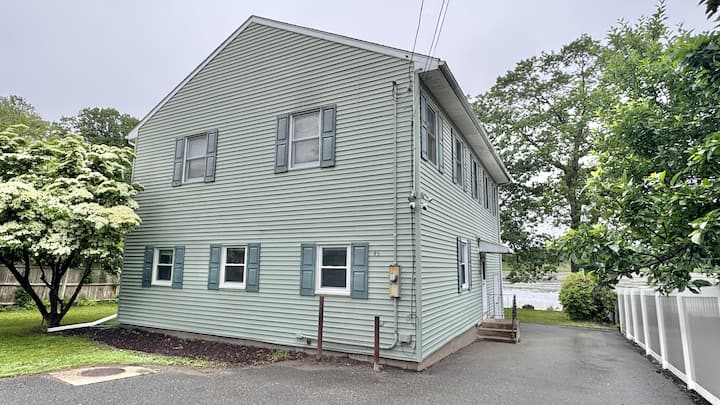 Lake House By White Pond - Second Floor - Leominster