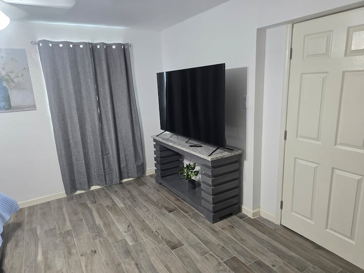 Guesthouse Apartment - El Paso, TX