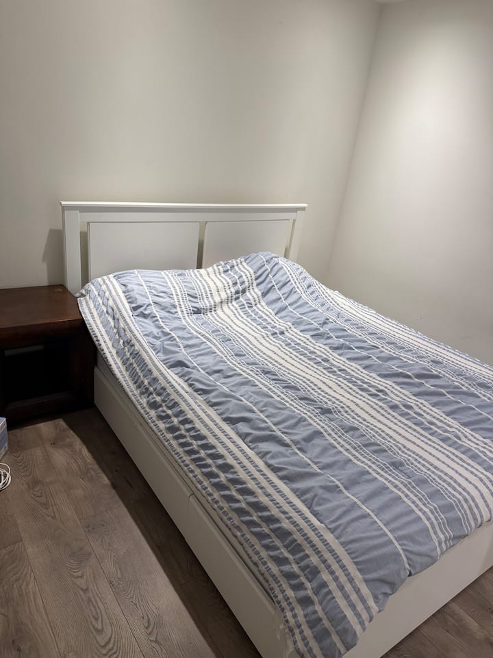 Basement - Bradford, ON, Canada