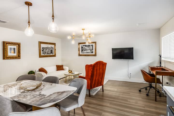 Modern 2br• Walkable • King Bed - Independence Heights - Houston