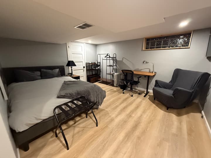 Cozy Studio/bedroom Basement - Farmington Hills, MI