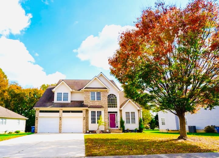 Private Room In Family Home - Dover, DE