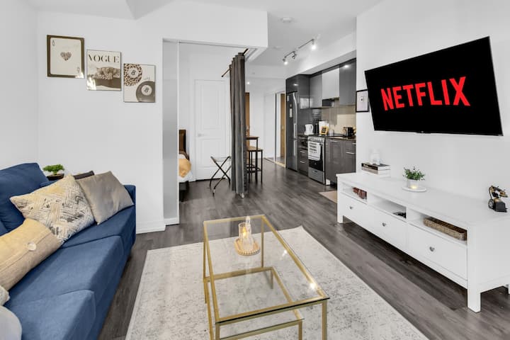 Elegant 2b Condo Downtown Toronto | Steps To Eaton - Toronto