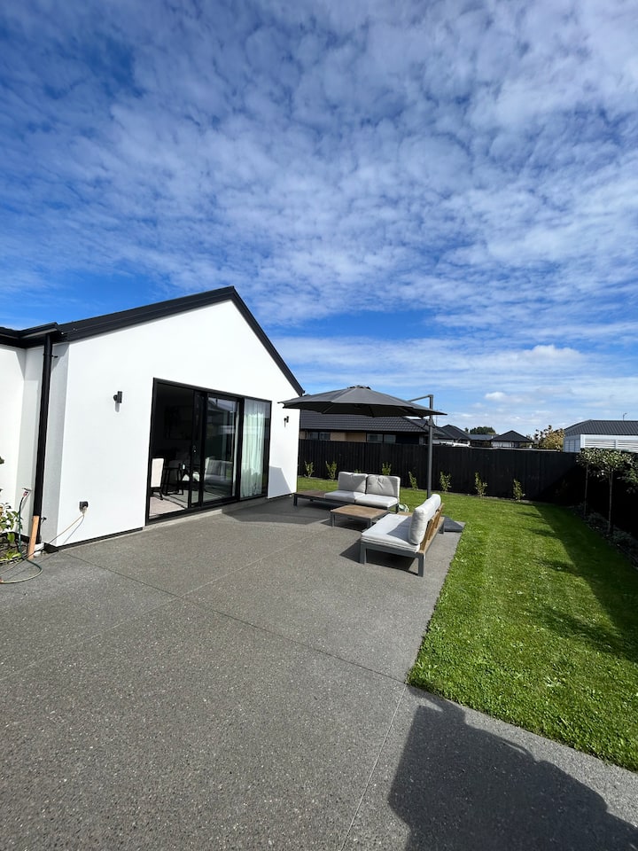 Modern 2 Bedroom Home - Marshlands! - West Coast