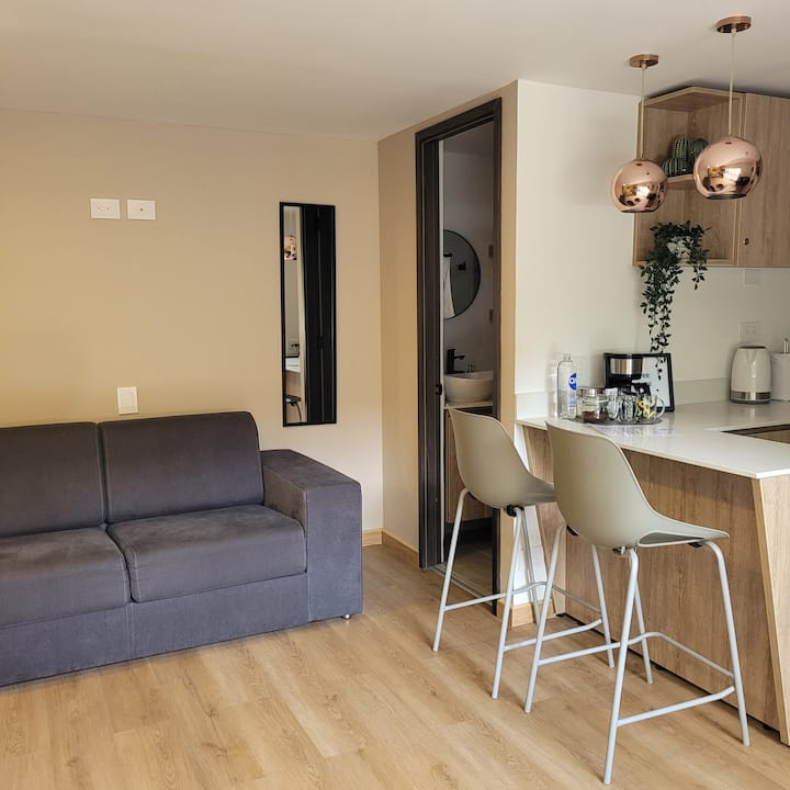 Apto Moderno En El Poblado - Medellín