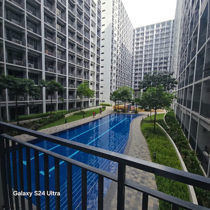2-bedroom Condo W/ Balcony | Near Moa & Airport - Metro Manila