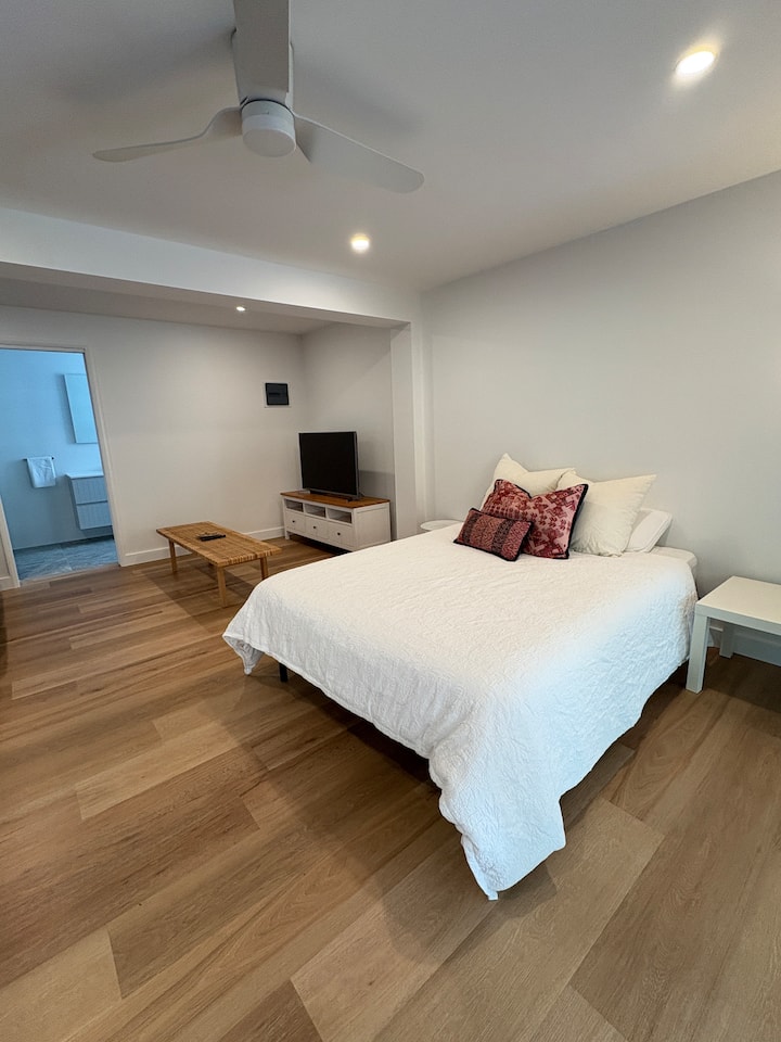 Bateau Bay Self Contained Studio - Central Coast