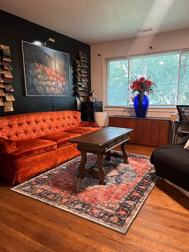 Private Vintage Curated Home • Central Atl Stay - Dunwoody, GA