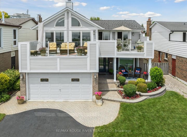 Lake Breeze Apartment - Pickering